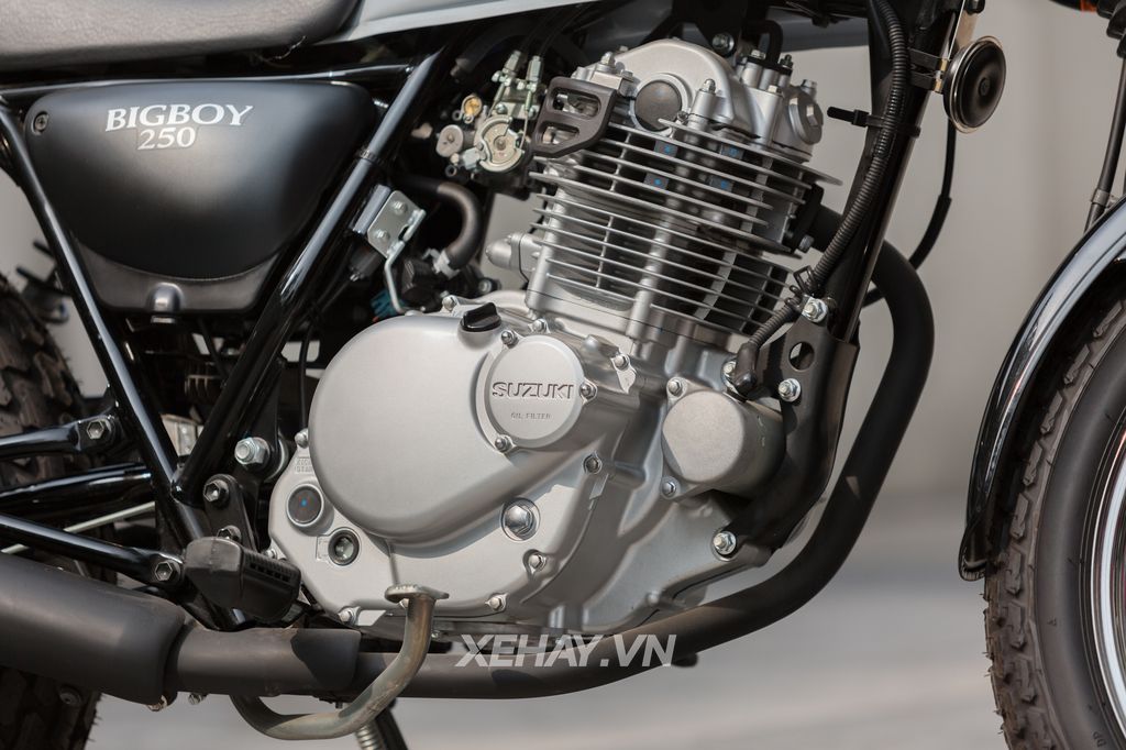 Cận cảnh từng chi tiết "bé bự" Suzuki Big Boy 250 tại Hà Nội